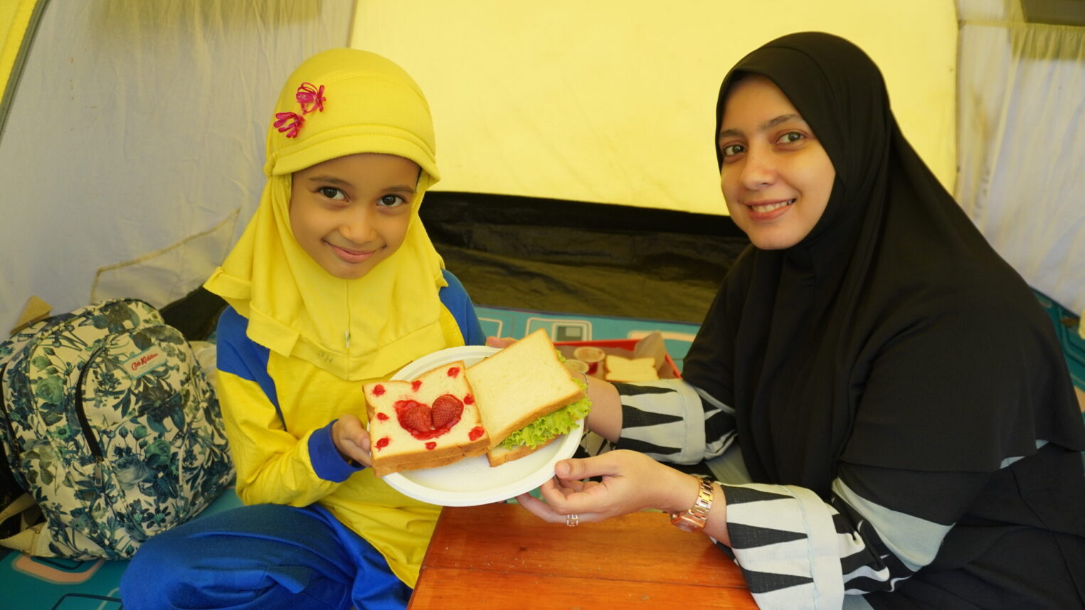 MOMEN MANIS AYAH BUNDA SAAT HABISKAN WAKTU BERSAMA DENGAN BUAH HATI DALAM PROGRAM FAMILY CAMP - YPID